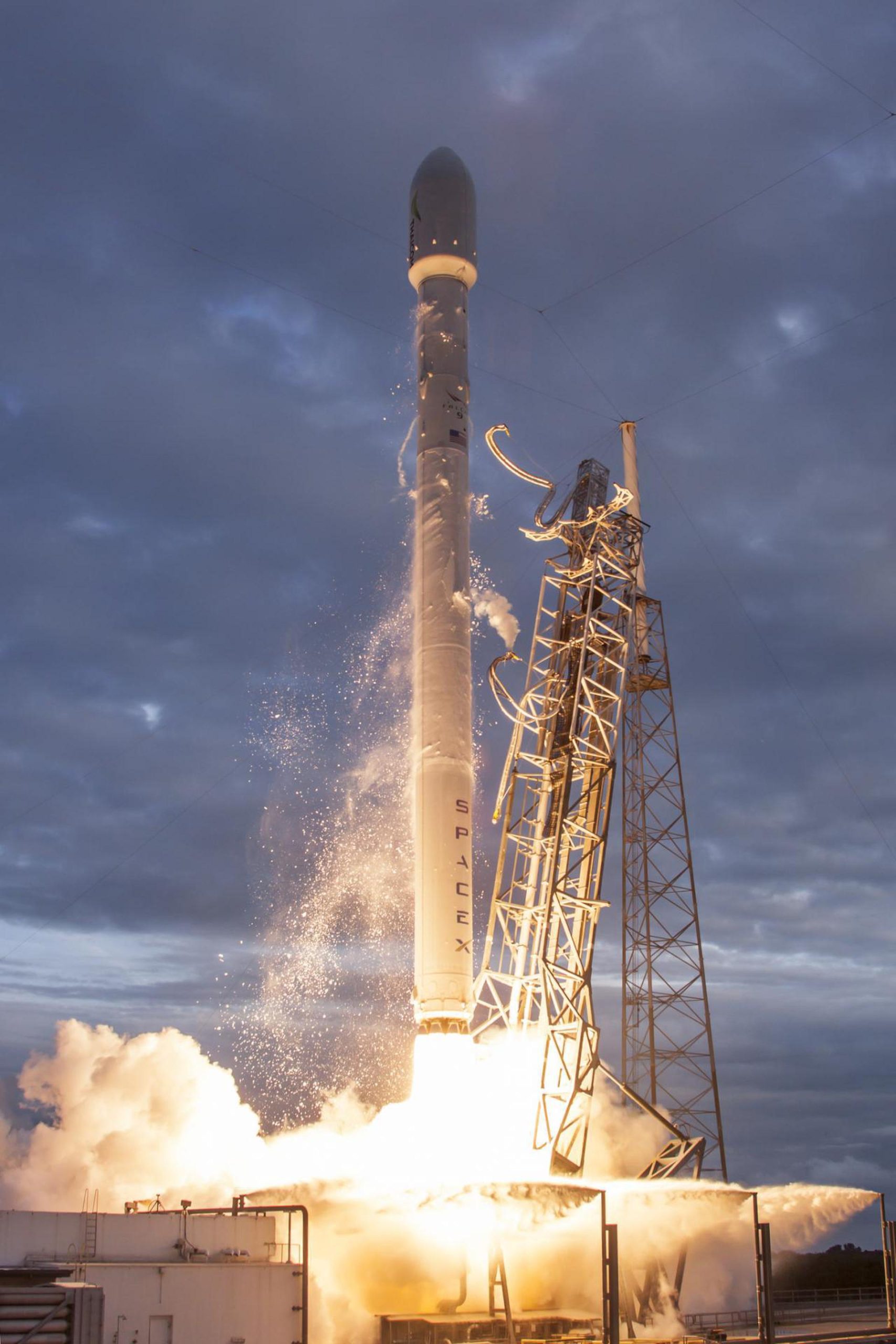 SpaceX - CASSIOPE - Falcon 9 v1.1 Rocket Launch