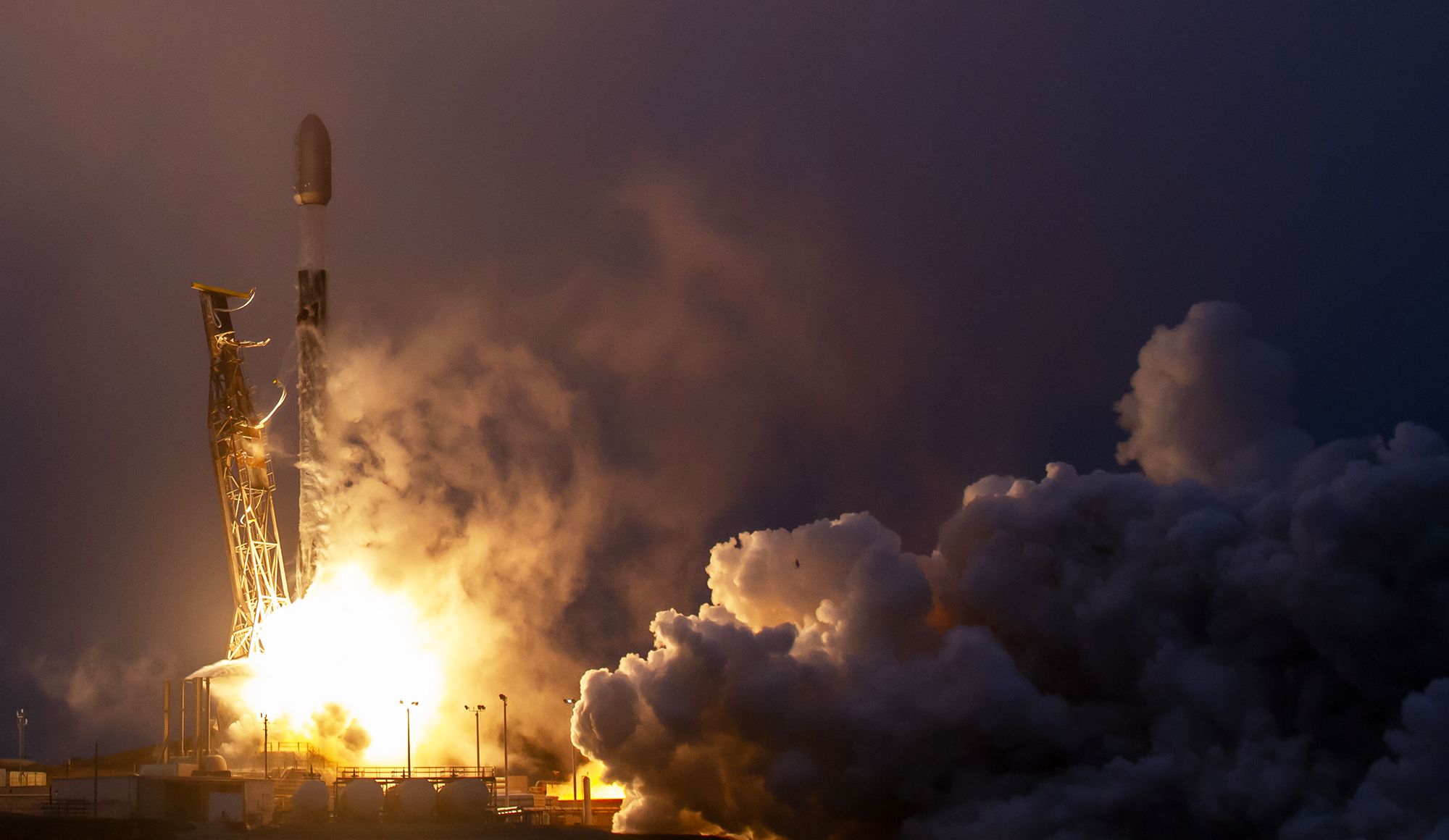 SpaceX launches second batch of satellites for NRO’s proliferated ...