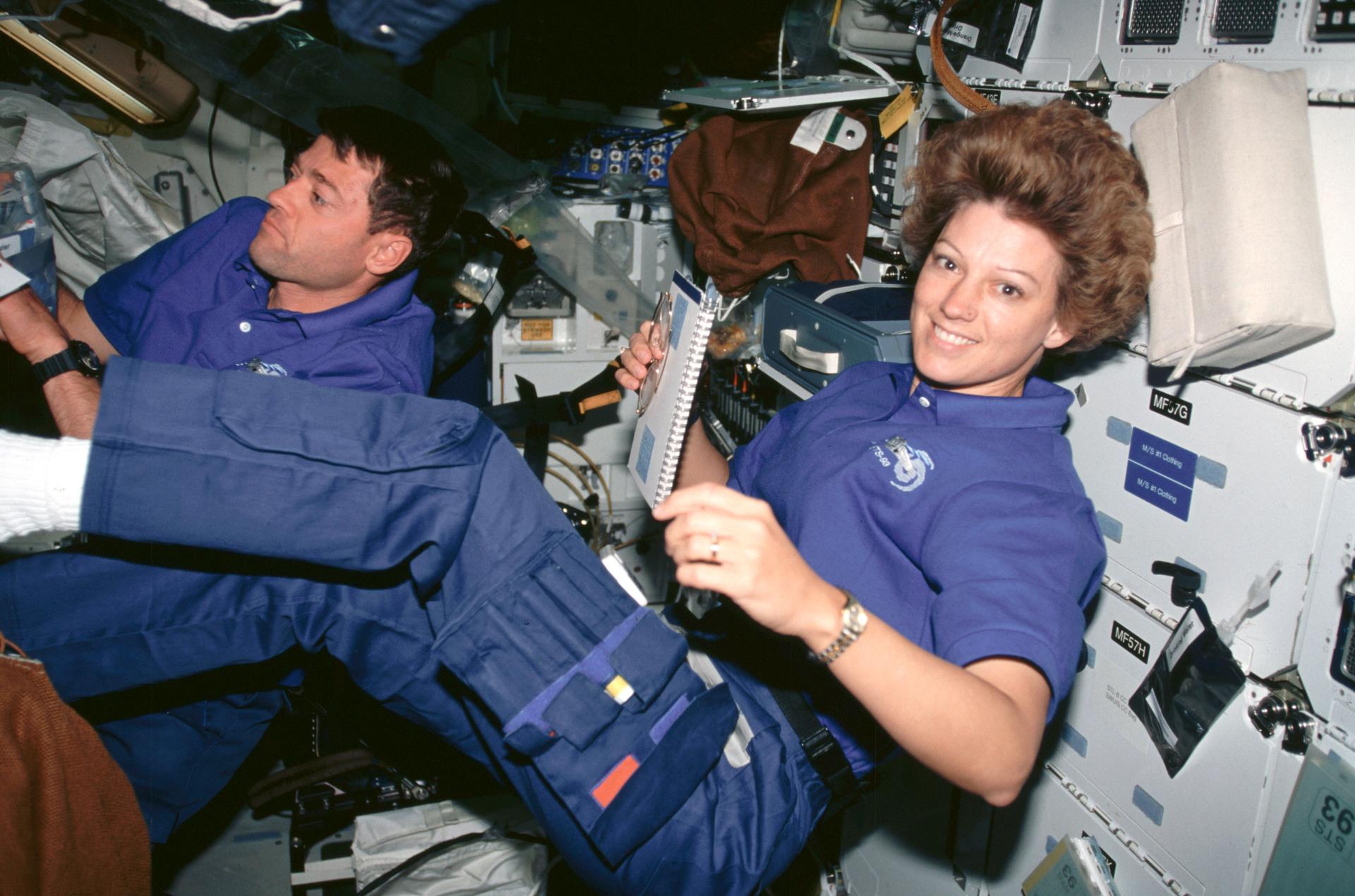 Eileen Collins Broke Barriers as America’s First Female Space Shuttle ...