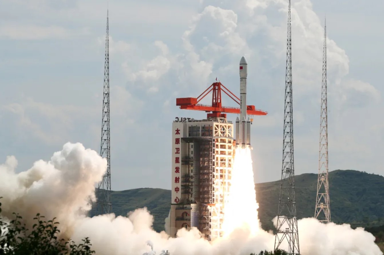 Brightness of first Chinese broadband constellation satellites alarms ...