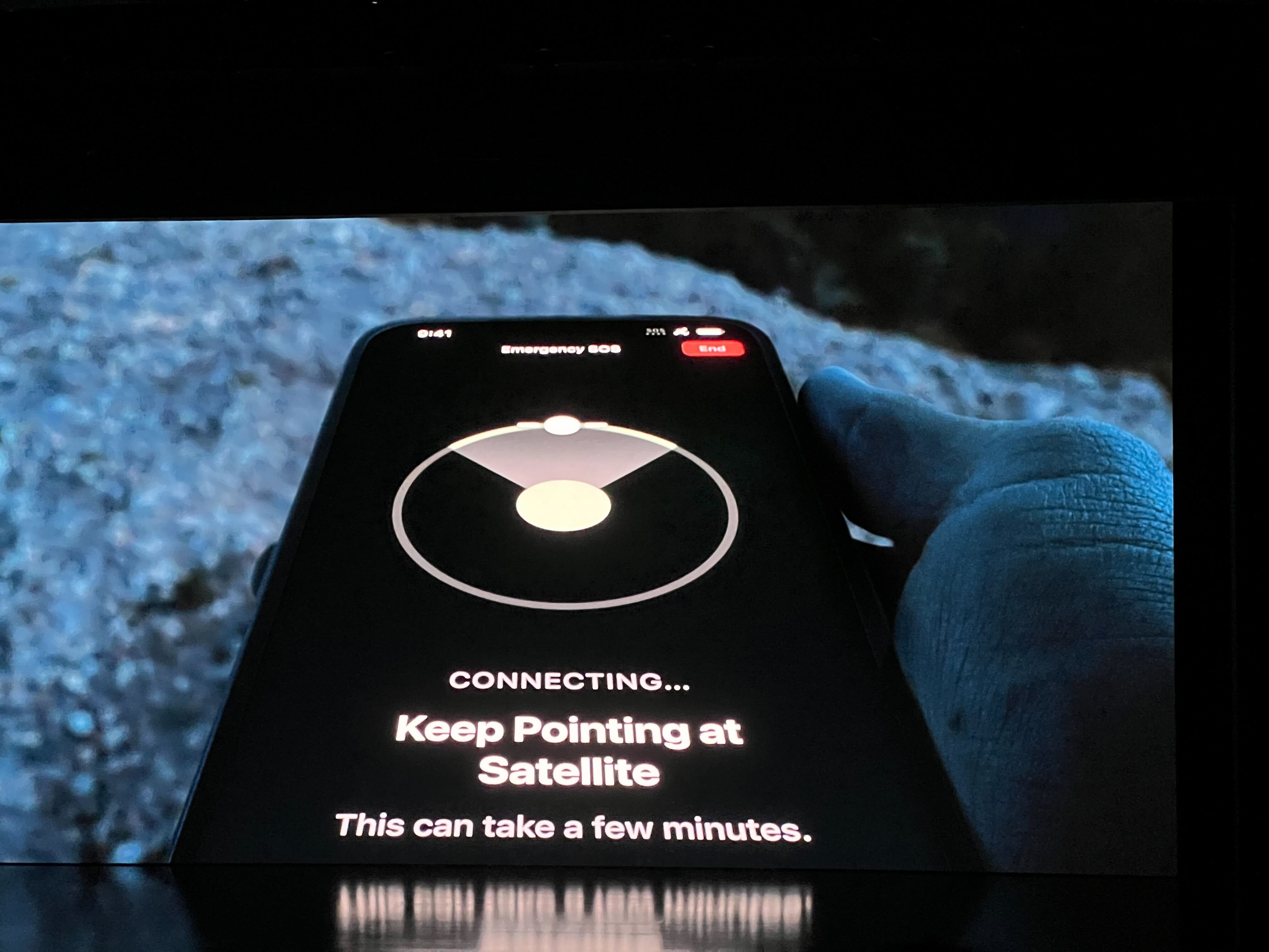 Apple commits $1.5 billion to Globalstar for expanded iPhone satellite ...