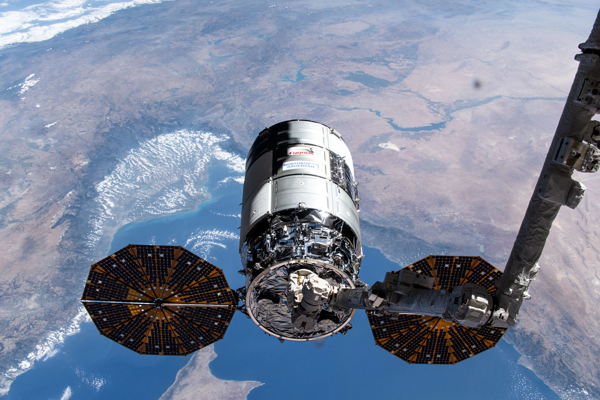 Cygnus mission to ISS scrapped after finding spacecraft damage - Space ...