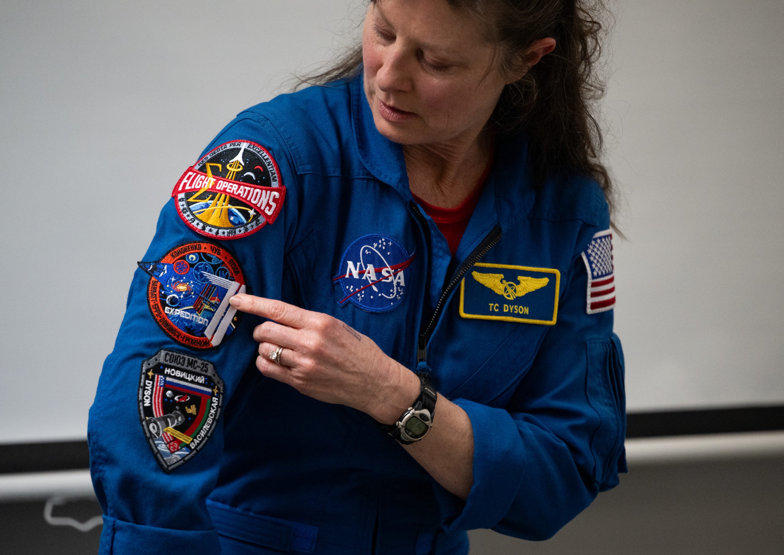 NASA Astronaut Tracy Dyson Speaks to Students - Space Launch Schedule