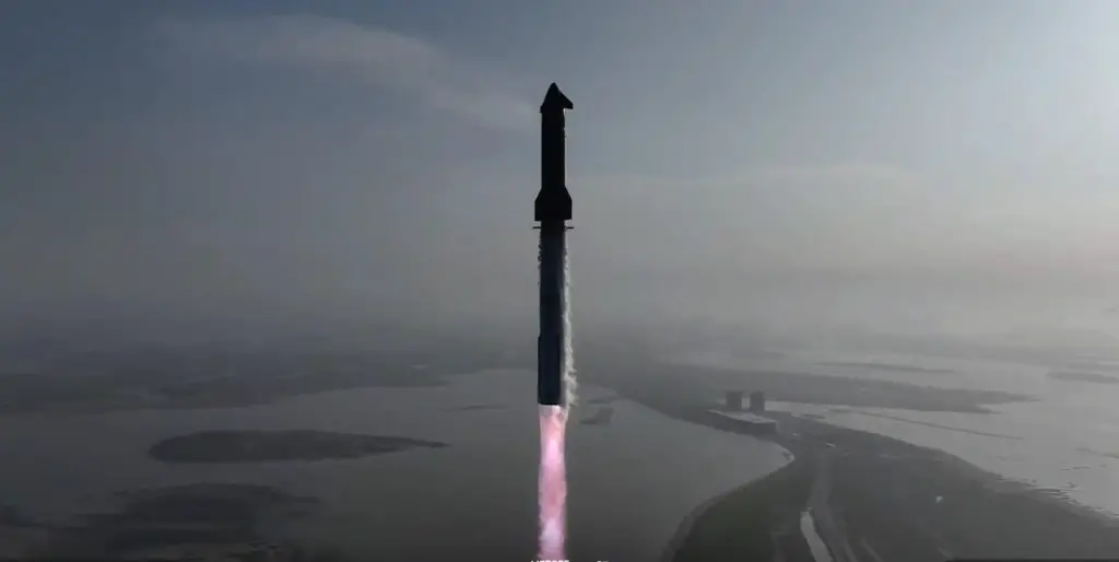 Starship breaks up on reentry after loss of attitude control - Space ...