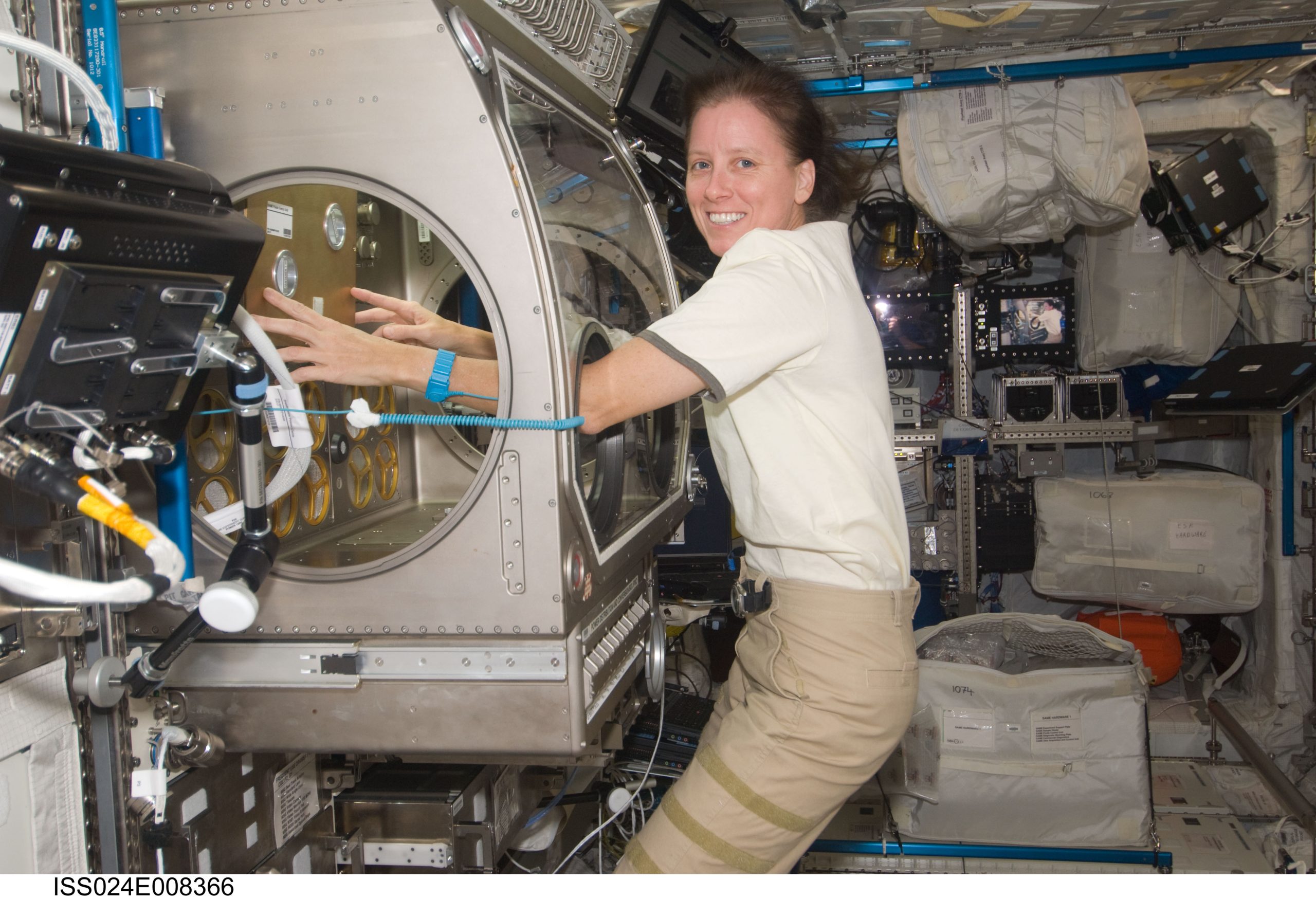 NASA Astronaut Shannon Walker Retires - Space Launch Schedule
