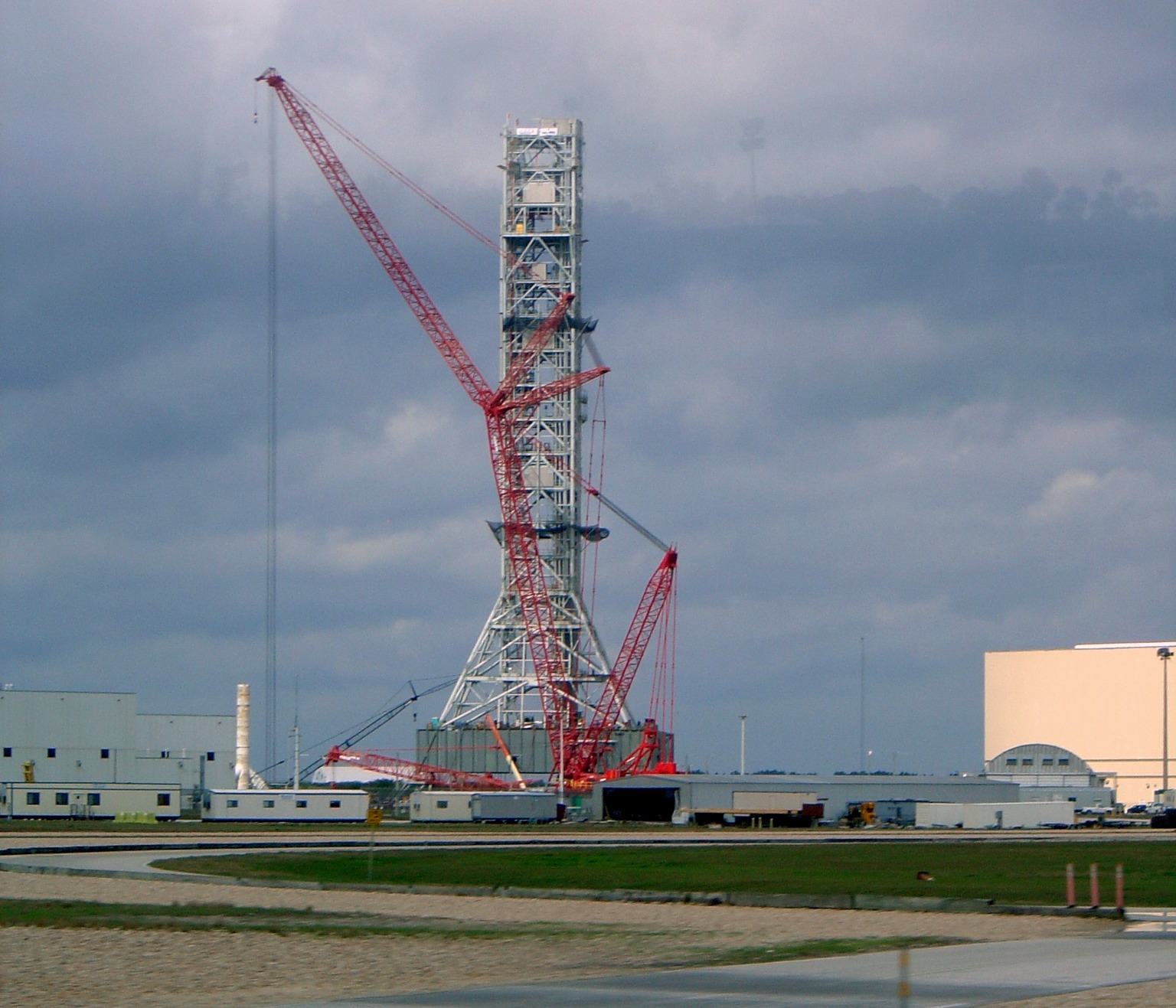 Another launch tower built for the SLS rocket has “encountered some ...