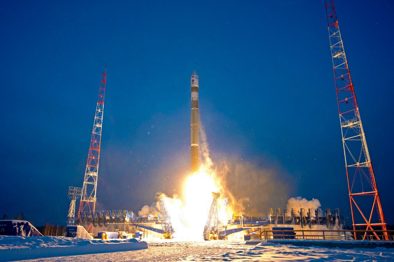 Russian Space Forces - Kosmos 2574 - Soyuz 2.1v Rocket Launch